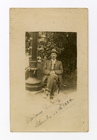 BND Visor : [Cipriano Ramírez, en la plaza] [fotografía].